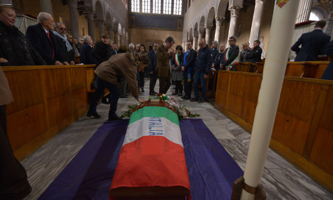 Pietro Mennea i funerali e l’ultimo saluto degli amici (VIDEO/FOTO) Pietro Mennea i funerali e l’ultimo saluto degli amici (VIDEO/FOTO)