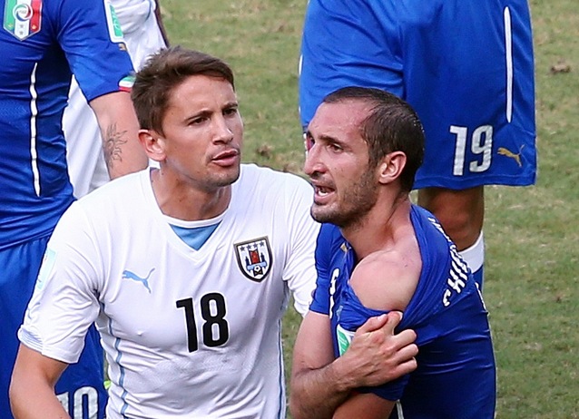 Italia, Chiellini: La Fifa tutela Suarez perchè ha bisogno di far ...