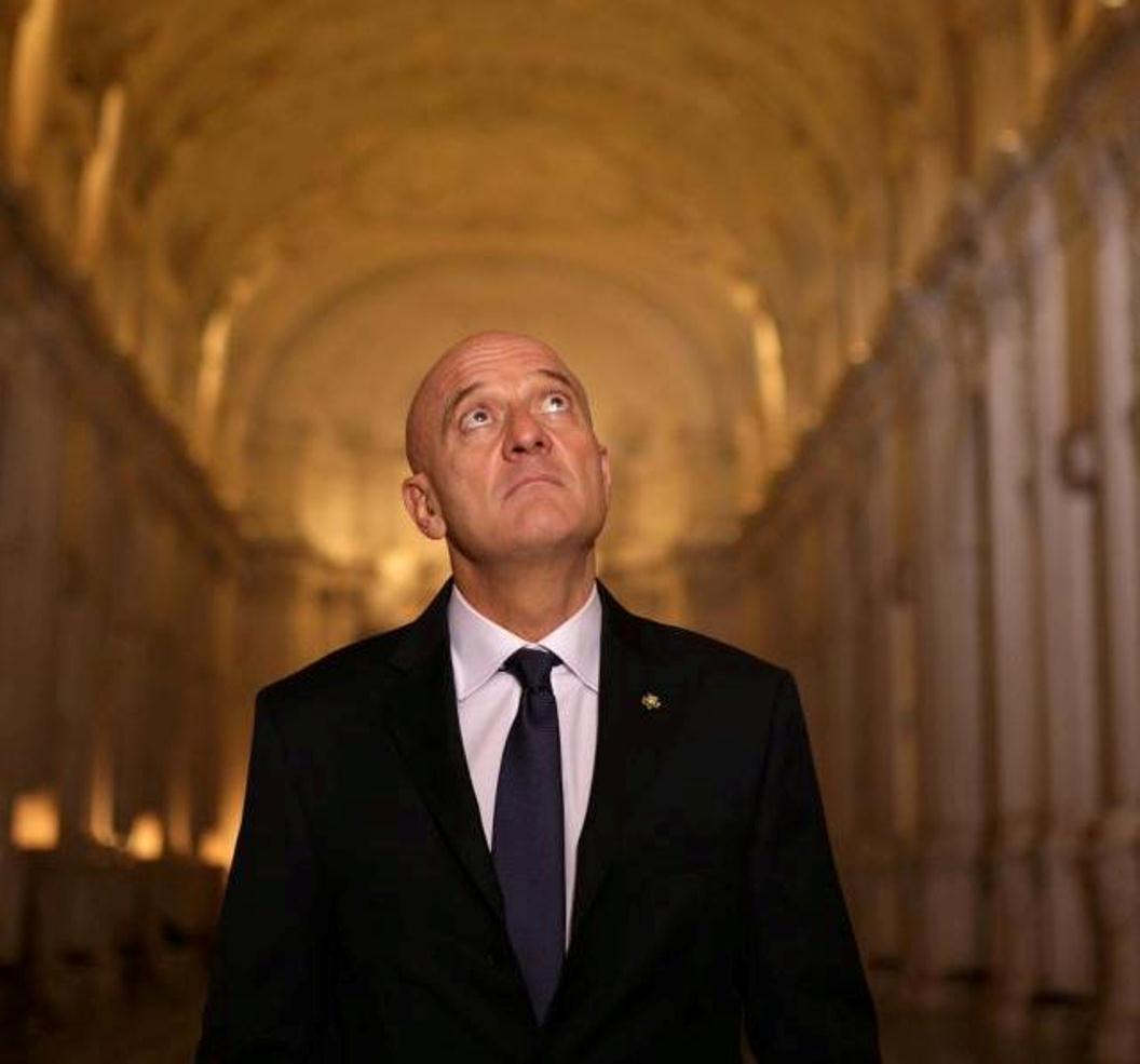 Benvenuto Presidente, Claudio Bisio Capo dello Stato italiano per sbaglio