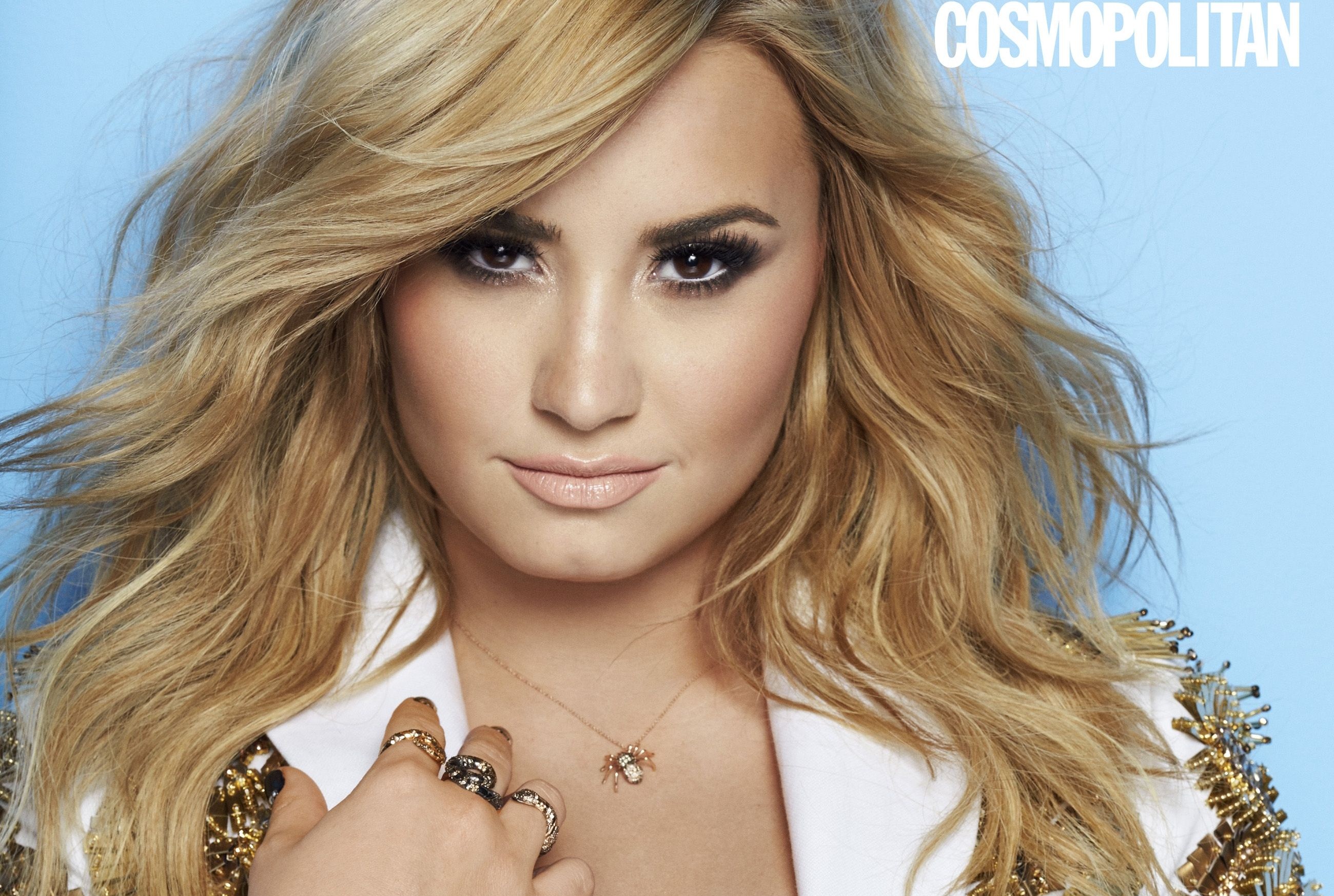 Demi Lovato su Cosmopolitan per combattere la bulimia