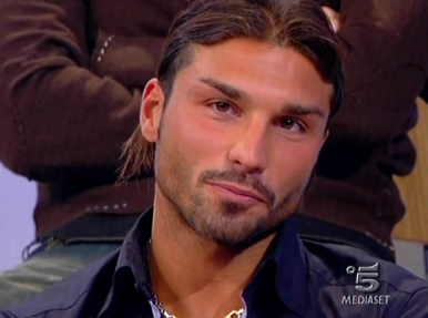 Giovanni Conversano eletto miglior tronista di Uomini e Donne, vince su ...