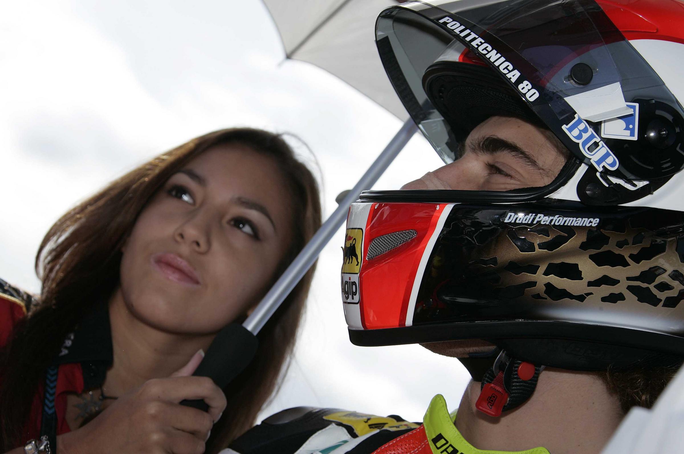 Dimmi che non è vero!: la disperazione di Kate, fidanzata di Simoncelli