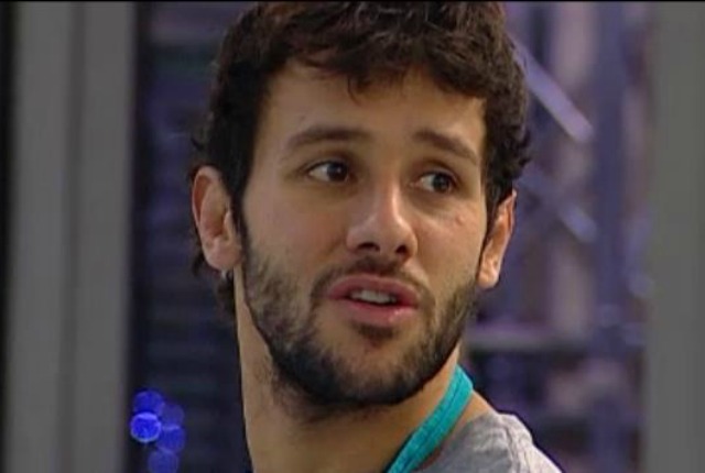 Il Grande Fratello 12 tappa la bocca a Rudolf Mernone