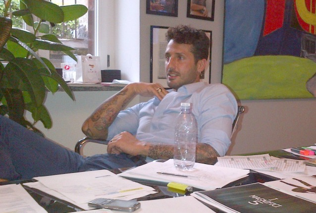 Fabrizio Corona riparte con Nena Ristic e un reality show