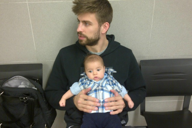 Milan Piquè e la foto da passaporto con papà Gerard
