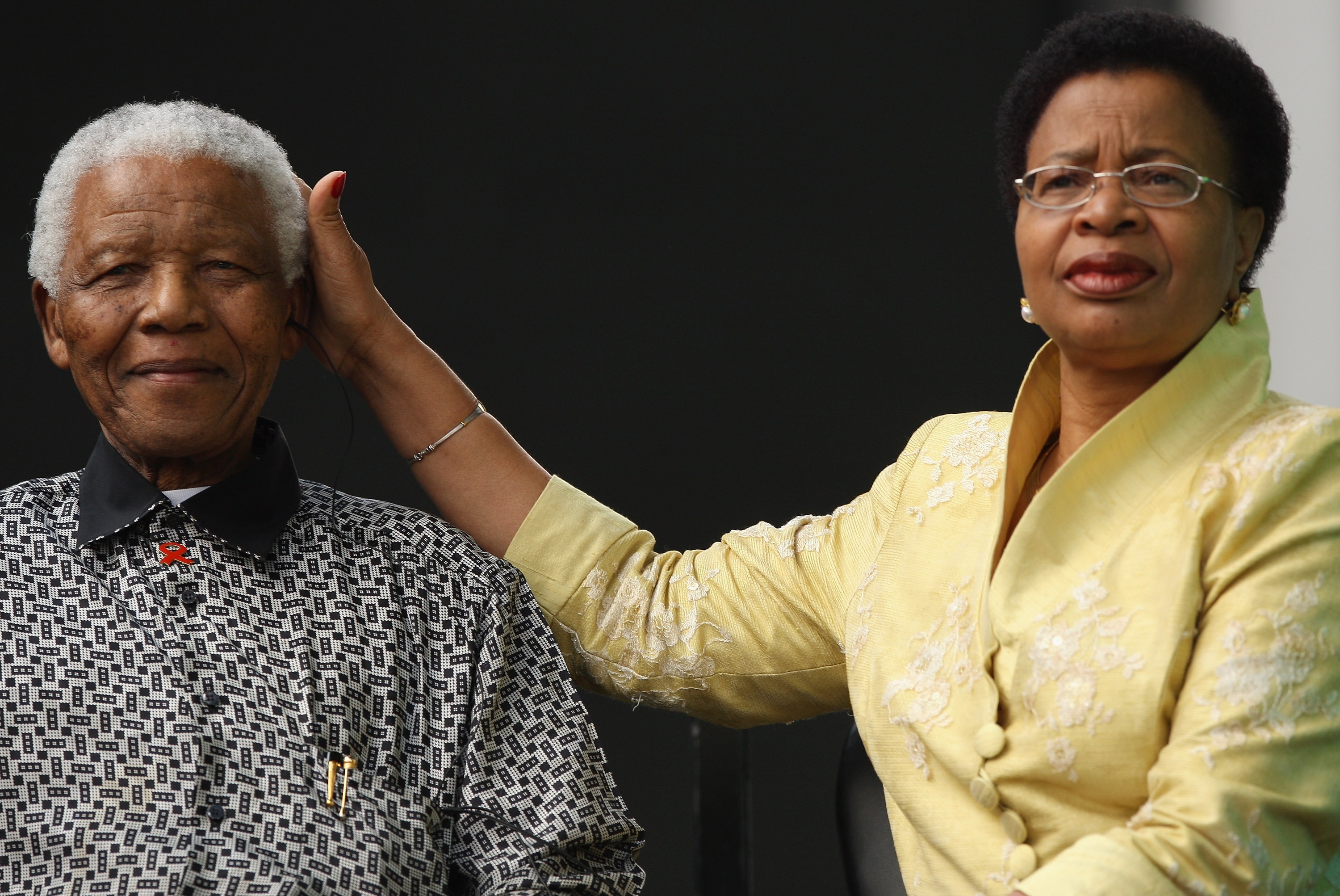 Nelson Mandela ha avuto tre grandi amori: Graça Machel l'ultima moglie