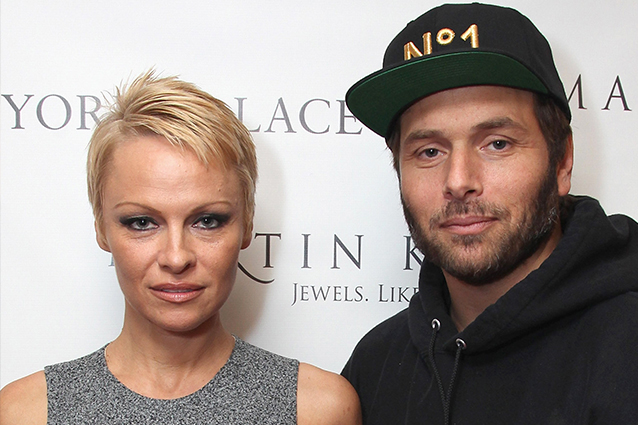 Pamela Anderson risposa Rick Salomon: Ci amiamo troppo per restare soli