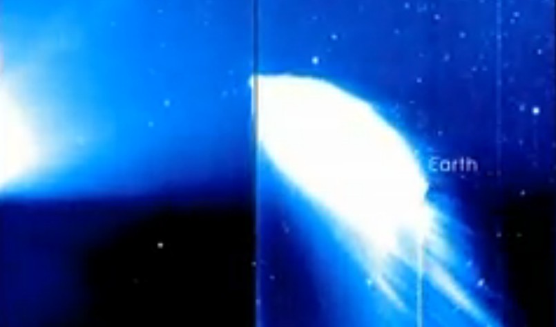 Il passaggio della cometa tra il Sole e la Terra (VIDEO)