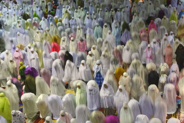 L'inizio del Ramadan, il mese di digiuno e preghiera [VIDEO]