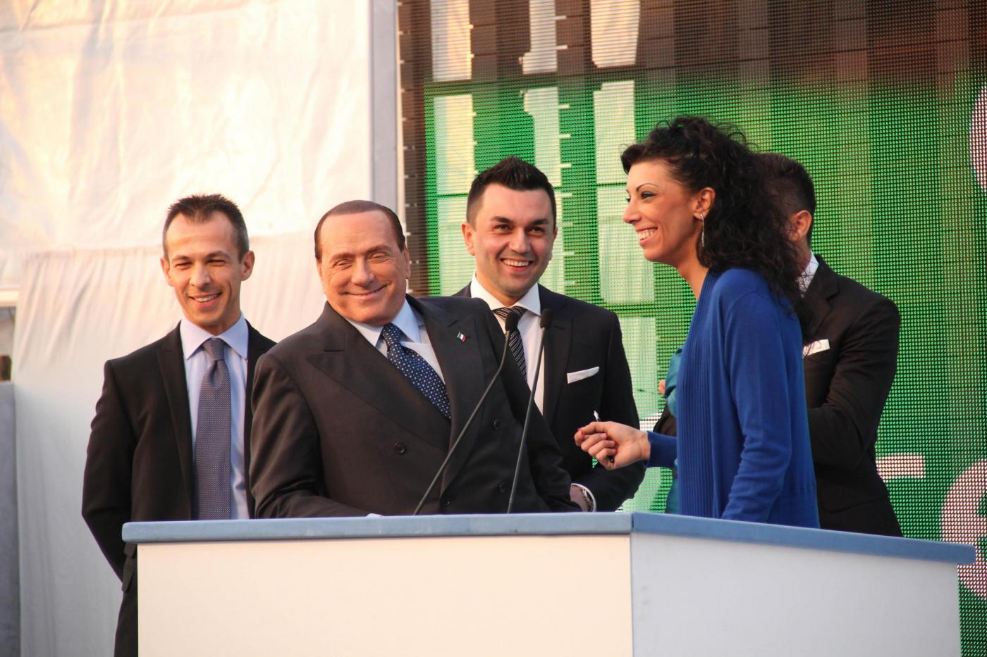 Angela Bruno: "Ma che onorata, imbarazzata dalle battute di Berlusconi"