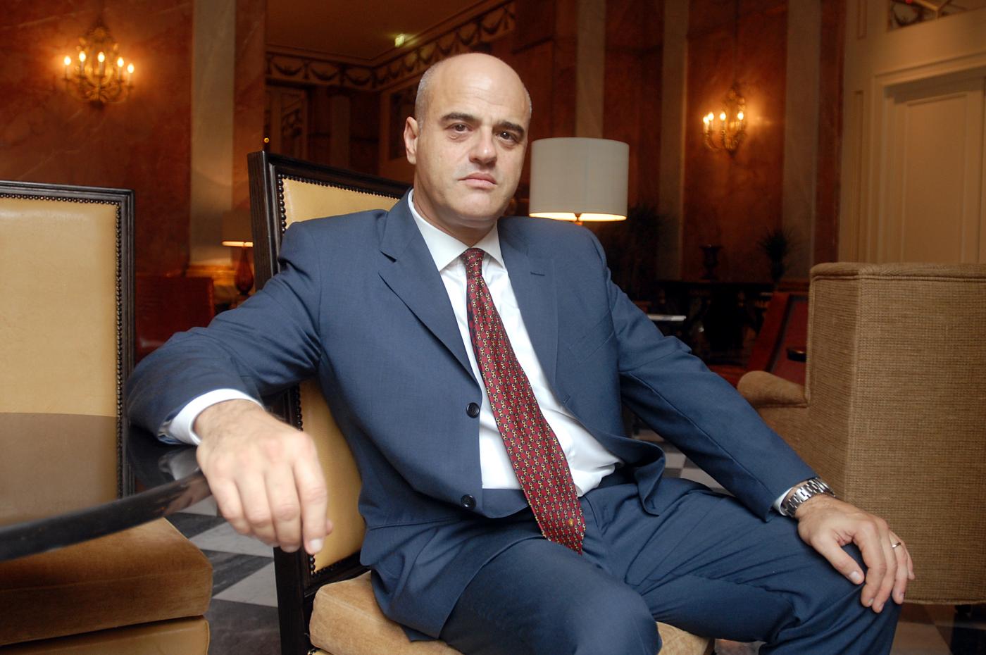 Renzi apre con Descalzi la stagione delle nomine