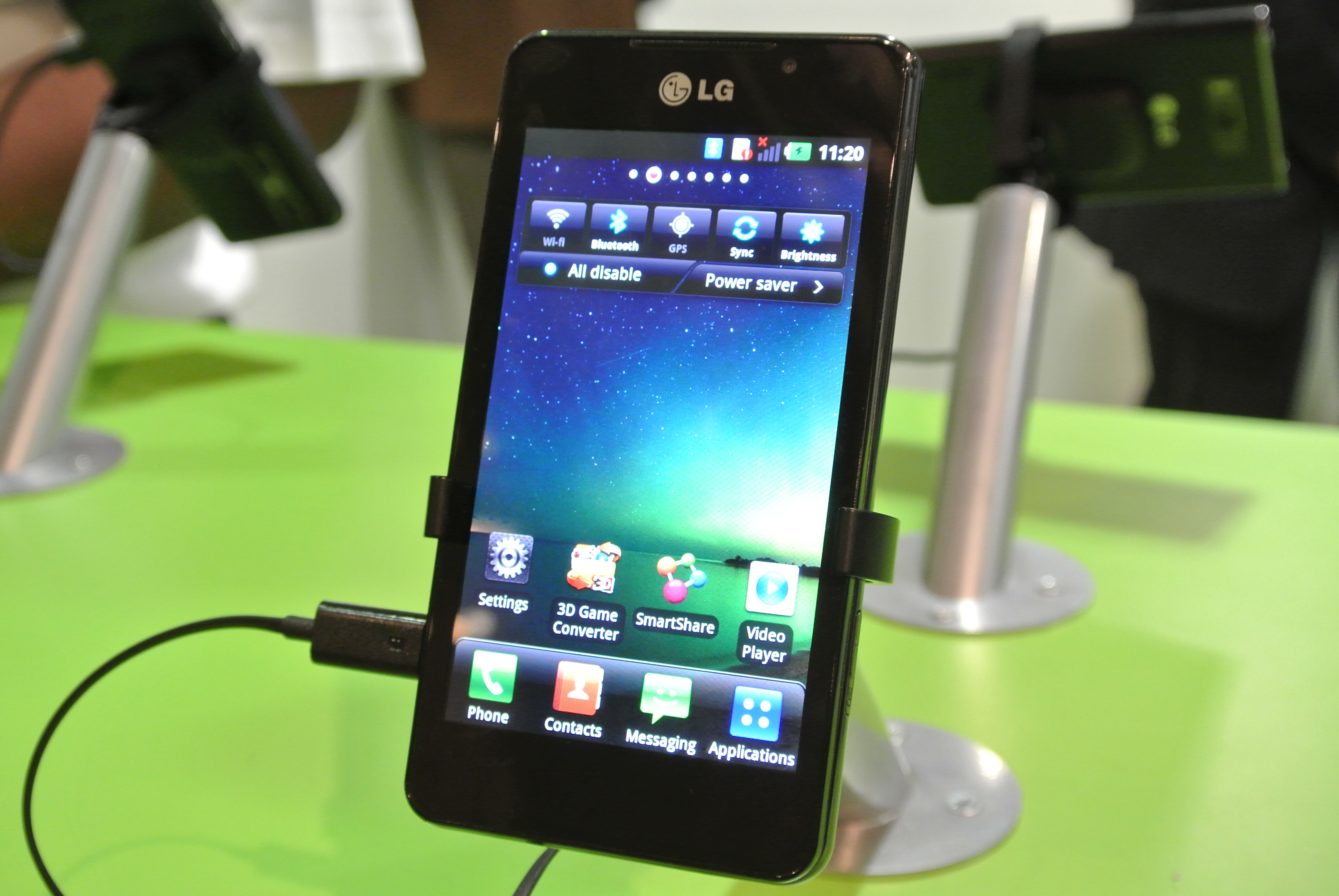 LG Optimus 3D Max: lo smartphone 3D più sottile al mondo
