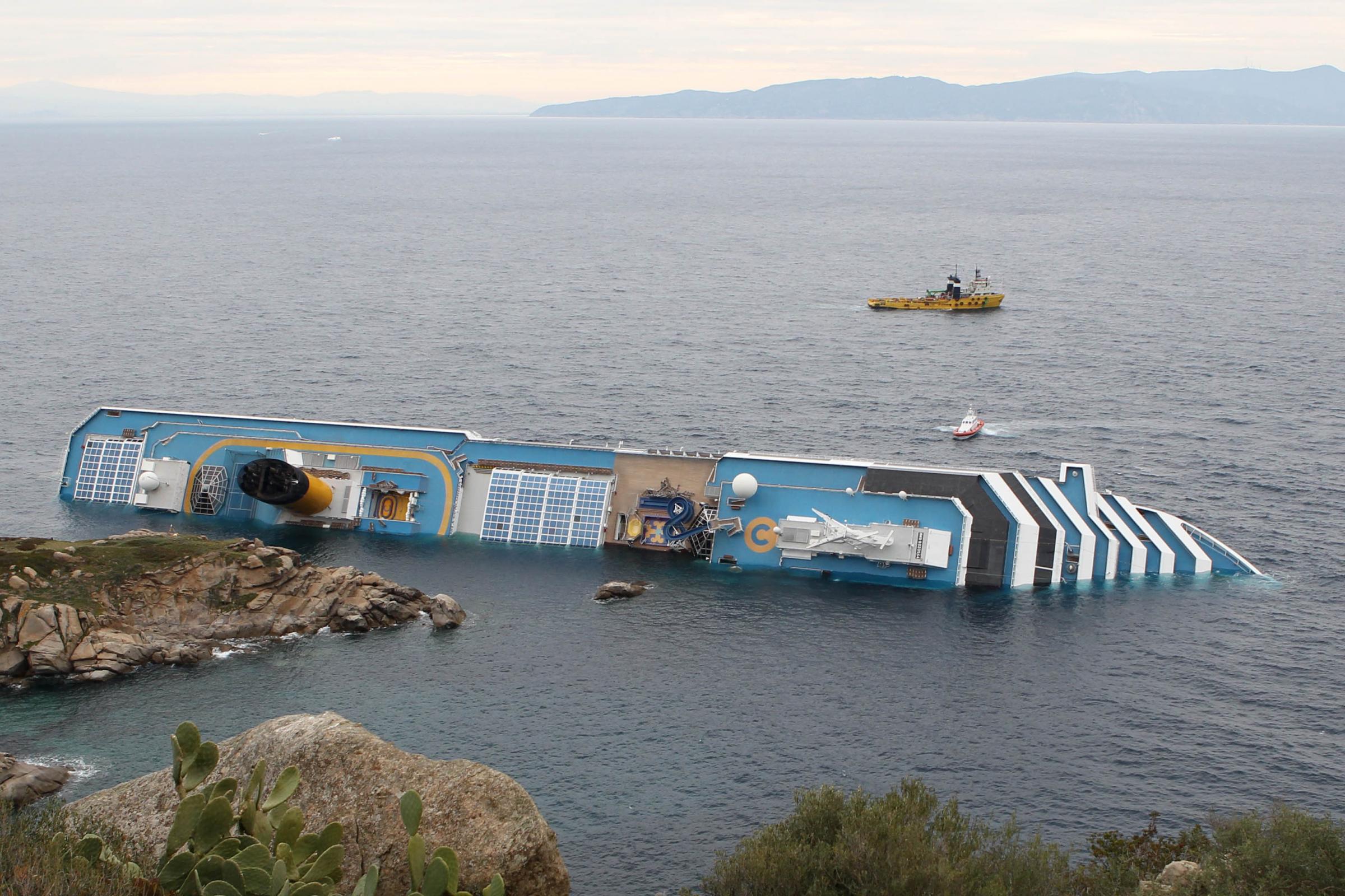 Chi l'ha visto su la Costa Concordia: Schettino era con due donne