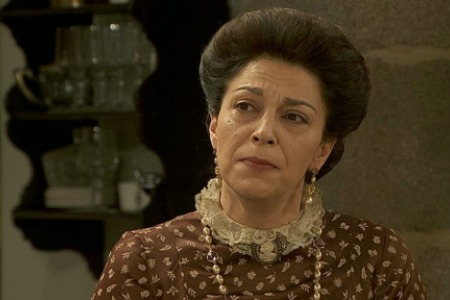 Il Segreto: Dona Francisca furiosa per il matrimonio tra Juan e Soledad