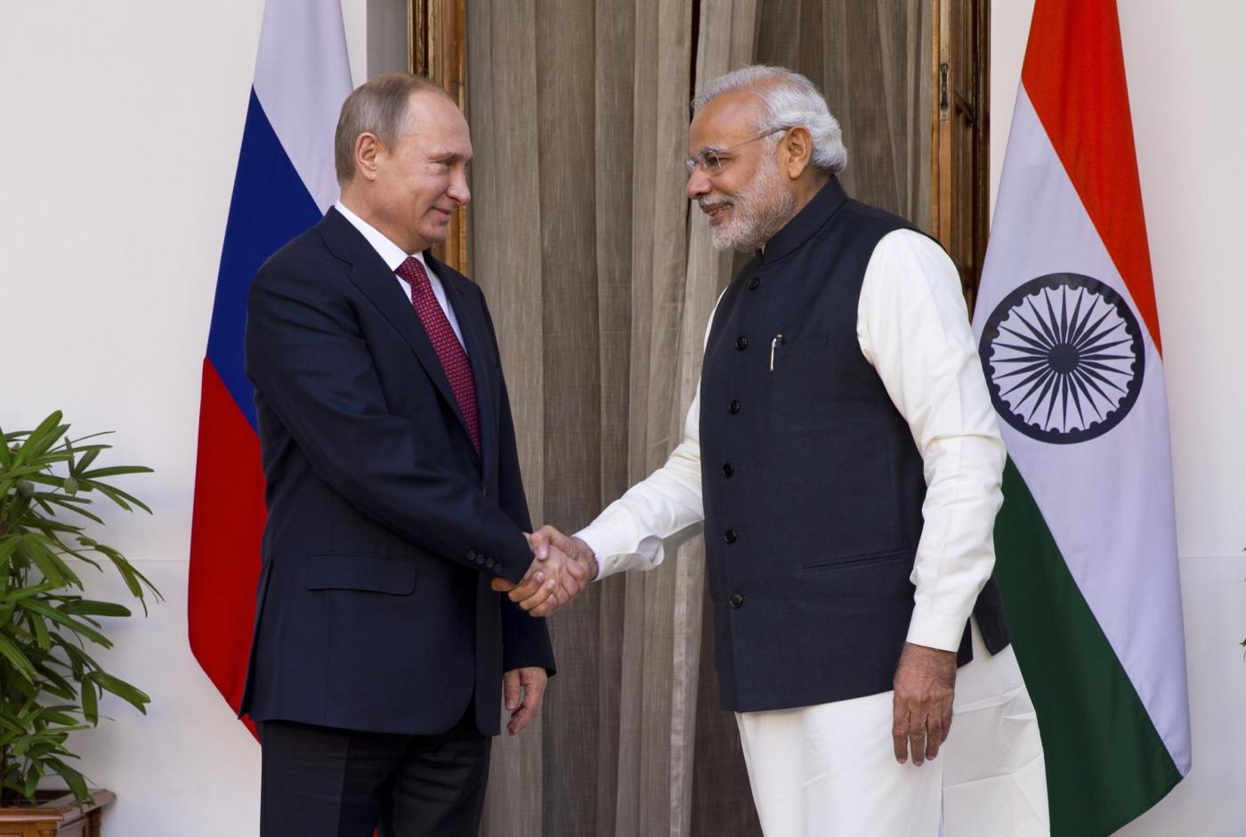 Accordo tra India e Russia, costruiranno 10 reattori nucleari Accordo tra India e Russia, costruiranno 10 reattori nucleari