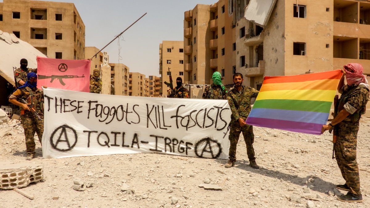 Raqqa, nasce la prima unità di combattenti gay contro l'Isis