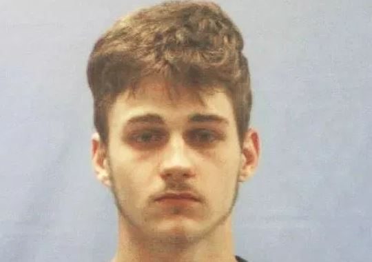 Soffoca la figlia di 2 mesi in casa poi cerca di riportala in vita con ...