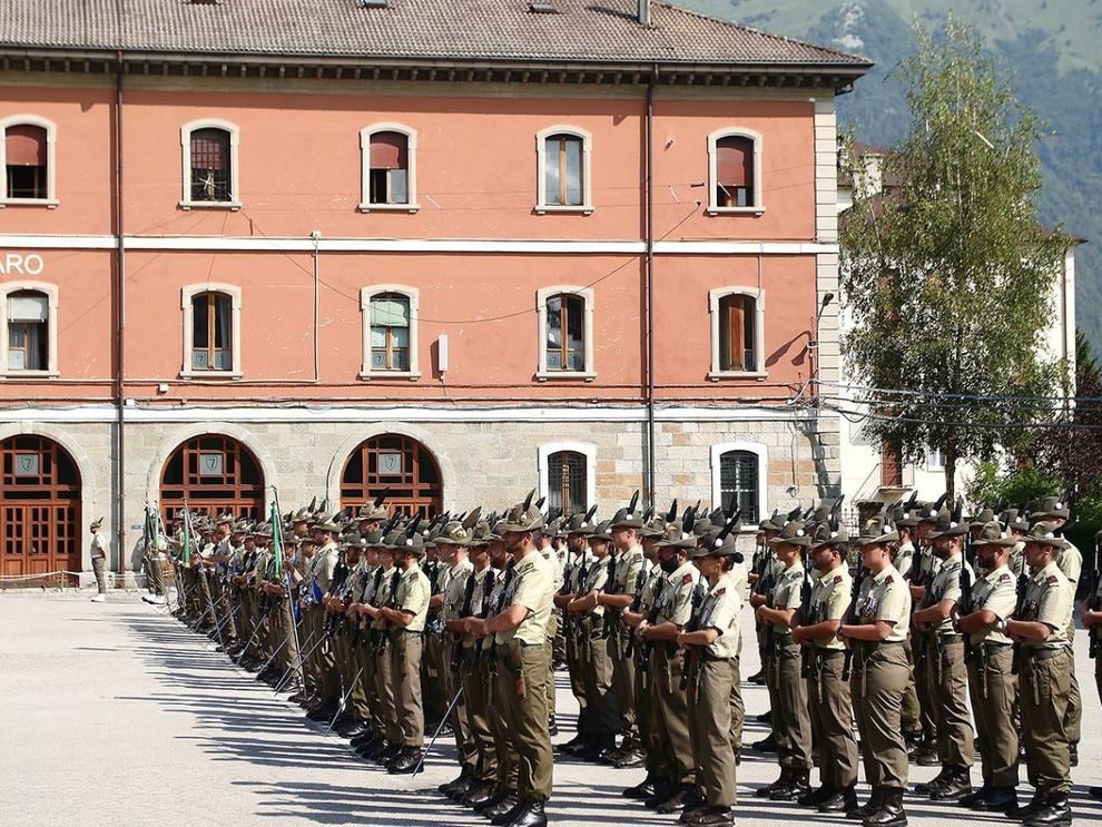 Belluno, alpina s'impicca in caserma: la 30enne trovata morta in camera sua