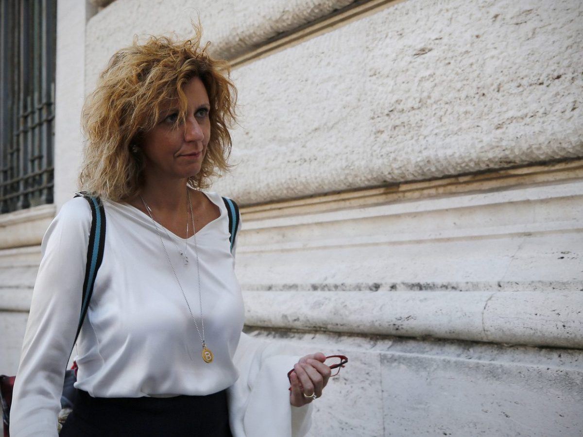 Ex Ilva, Lezzi: ArcelorMittal sta bleffando. Sarei disposta a far ...