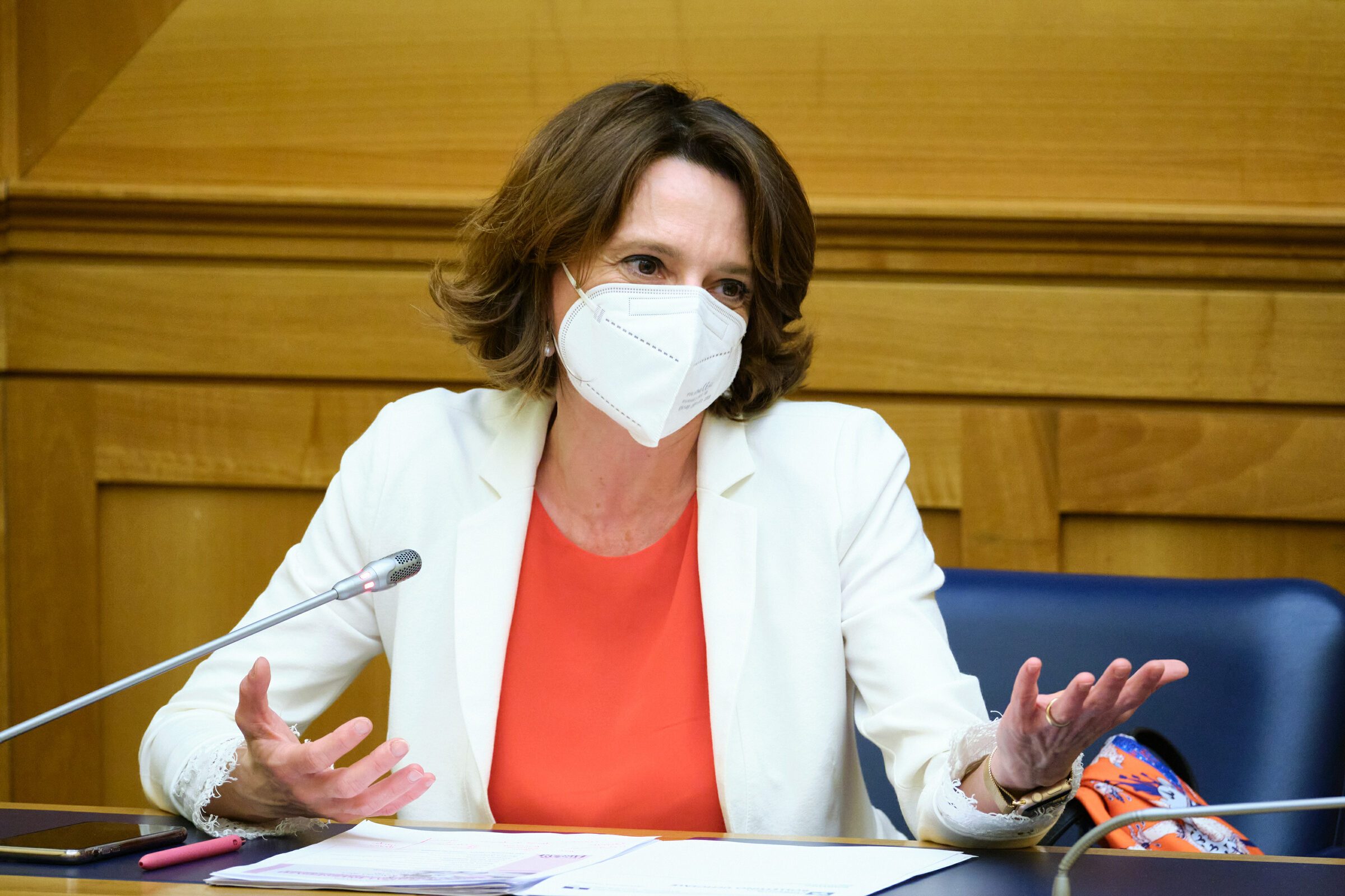 La ministra Bonetti (Italia Viva) dice che sul ddl Zan si fida della ...