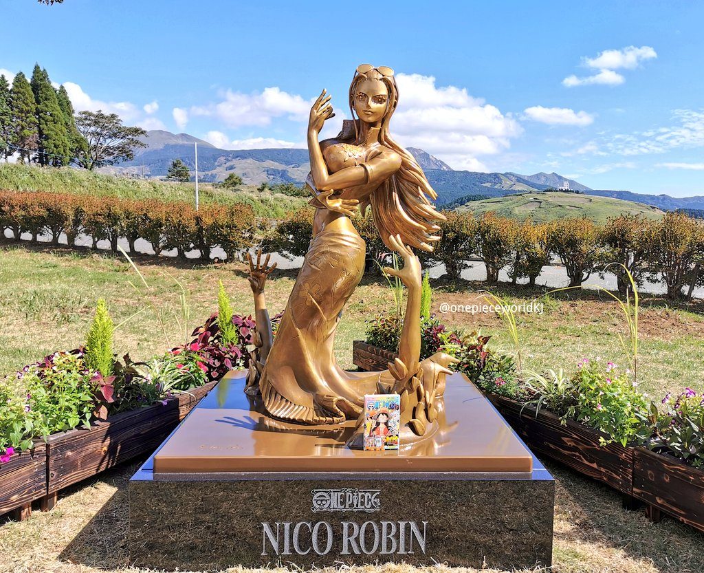 In Giappone hanno dedicato una statua a Nico Robin, una delle ...