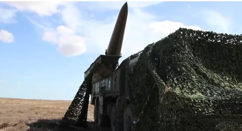 Guerra Ucraina, la Russia simula il lancio di missili nucleari Iskander ...