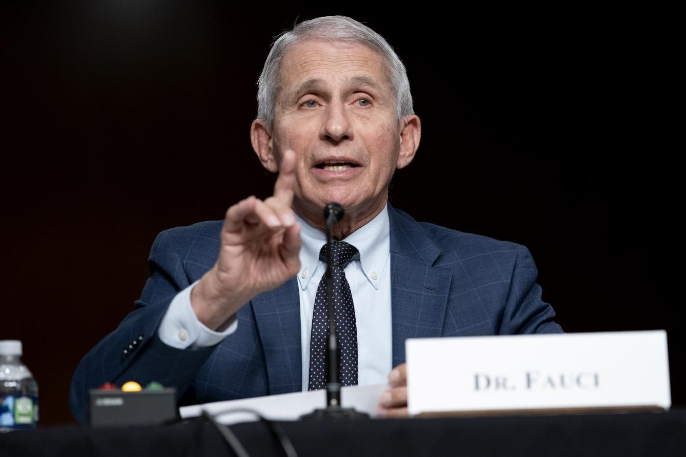 Fauci dice che ci sarà una nuova pandemia e fa i complimenti a Draghi ...