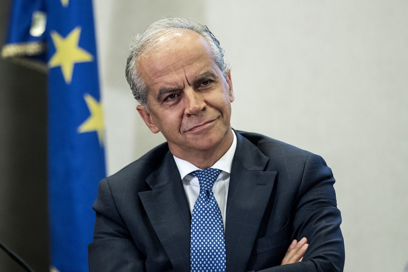 Migranti, ricomincia la guerra alle Ong: Piantedosi dice che si possono ...