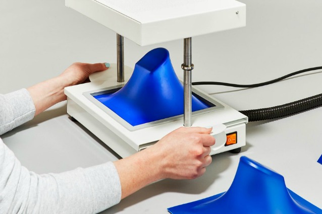 FormBox, la prima macchina che crea oggetti usando un aspirapolvere FormBox, la prima macchina che crea oggetti usando un aspirapolvere