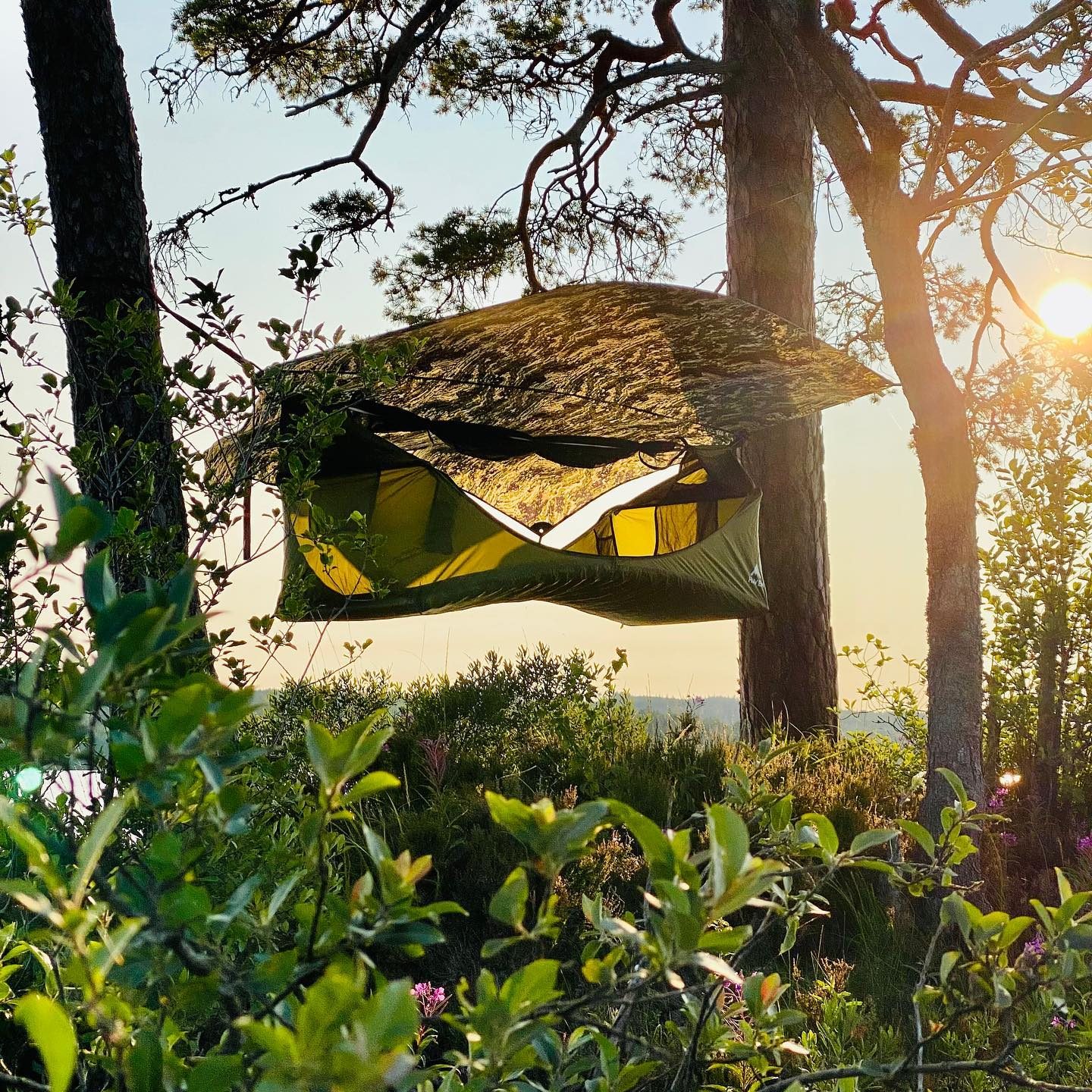 La tenda rifugio che combina la comodità di un'amaca con la sicurezza ...