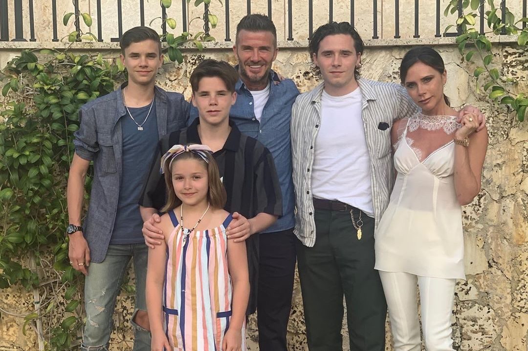 La famiglia Beckham al completo è più trendy che mai: Victoria in ...