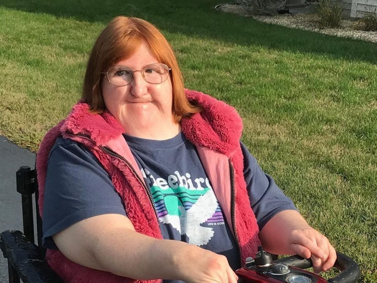 Melissa Blake, dagli attacchi degli haters alla New York Fashion Week ...