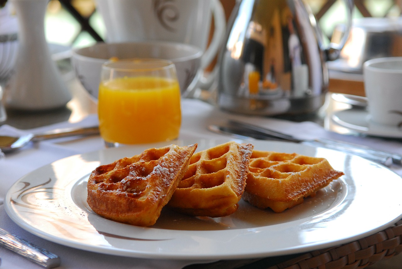 Colazione al bar o in hotel? Ecco dove si risparmia