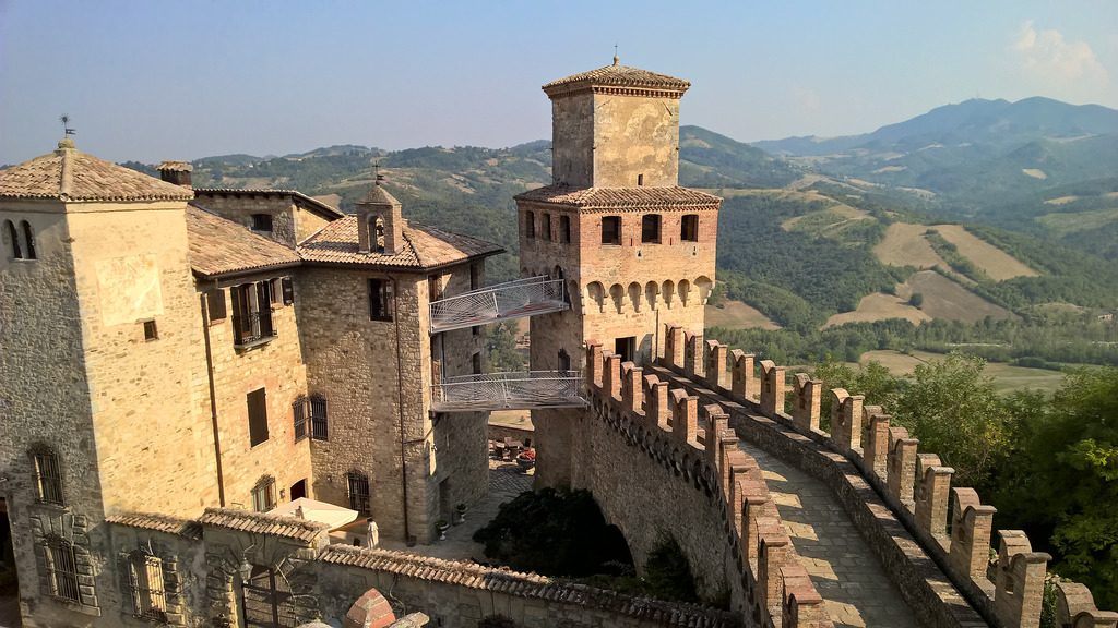 Il borgo di Vigoleno e il suo castello