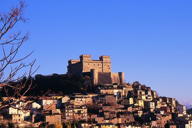 Castello Piccolomini di Celano: una dimora storica in Abruzzo