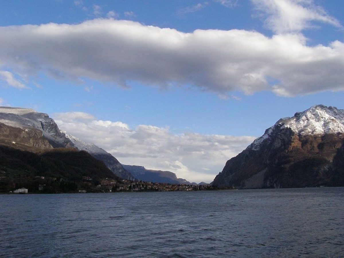 Mandello del Lario: emozioni tra natura e motori Mandello del Lario: emozioni tra natura e motori