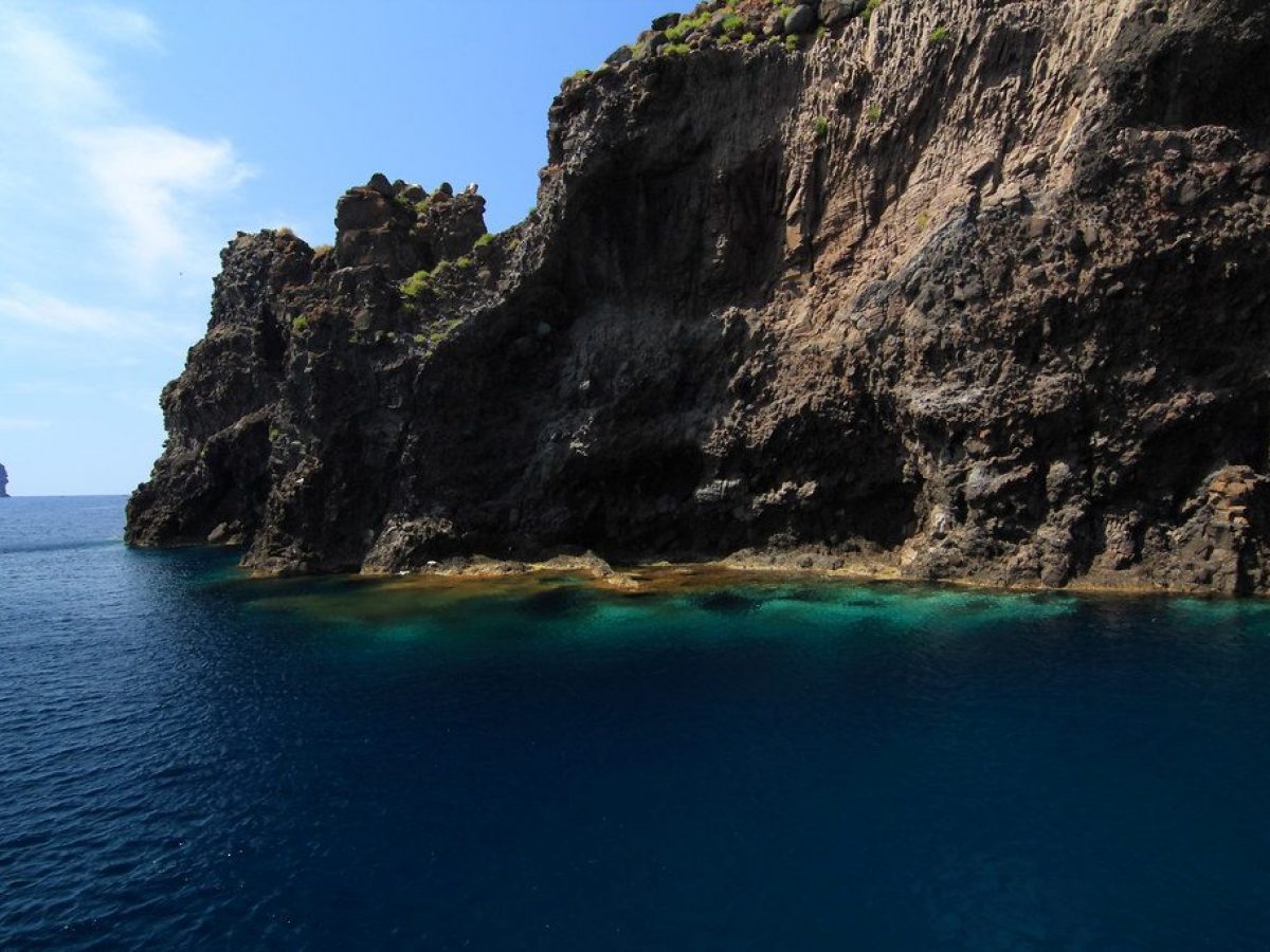 Scoprire l'isola di Filicudi, una perla delle Eolie