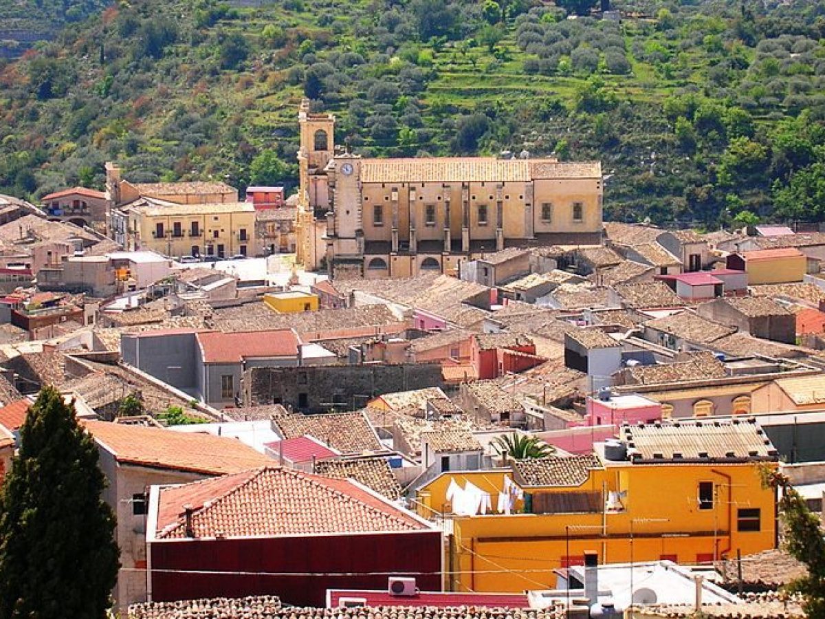 Ferla, il borgo siciliano della Via Sacra