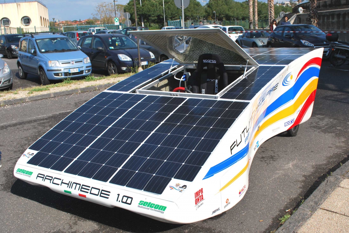 Dalla Sicilia arriva l'Archimede Solar Car 1.0: ecco l'auto elettrica a ...