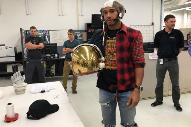 Hamilton in versione astronauta, l'inglese visita il centro Nasa in Texas