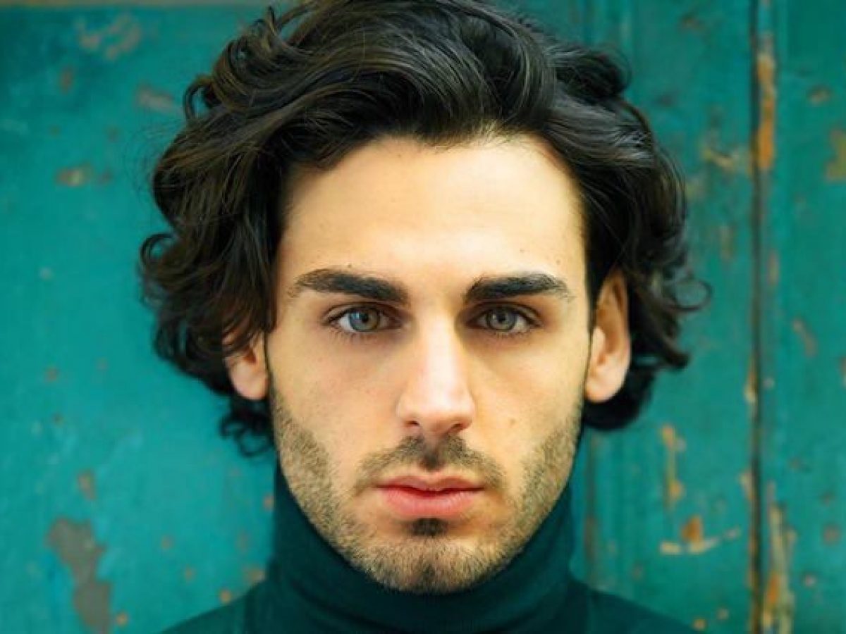 Alberto Urso, alla quinta settimana Solo raggiunge le 25 mila copie