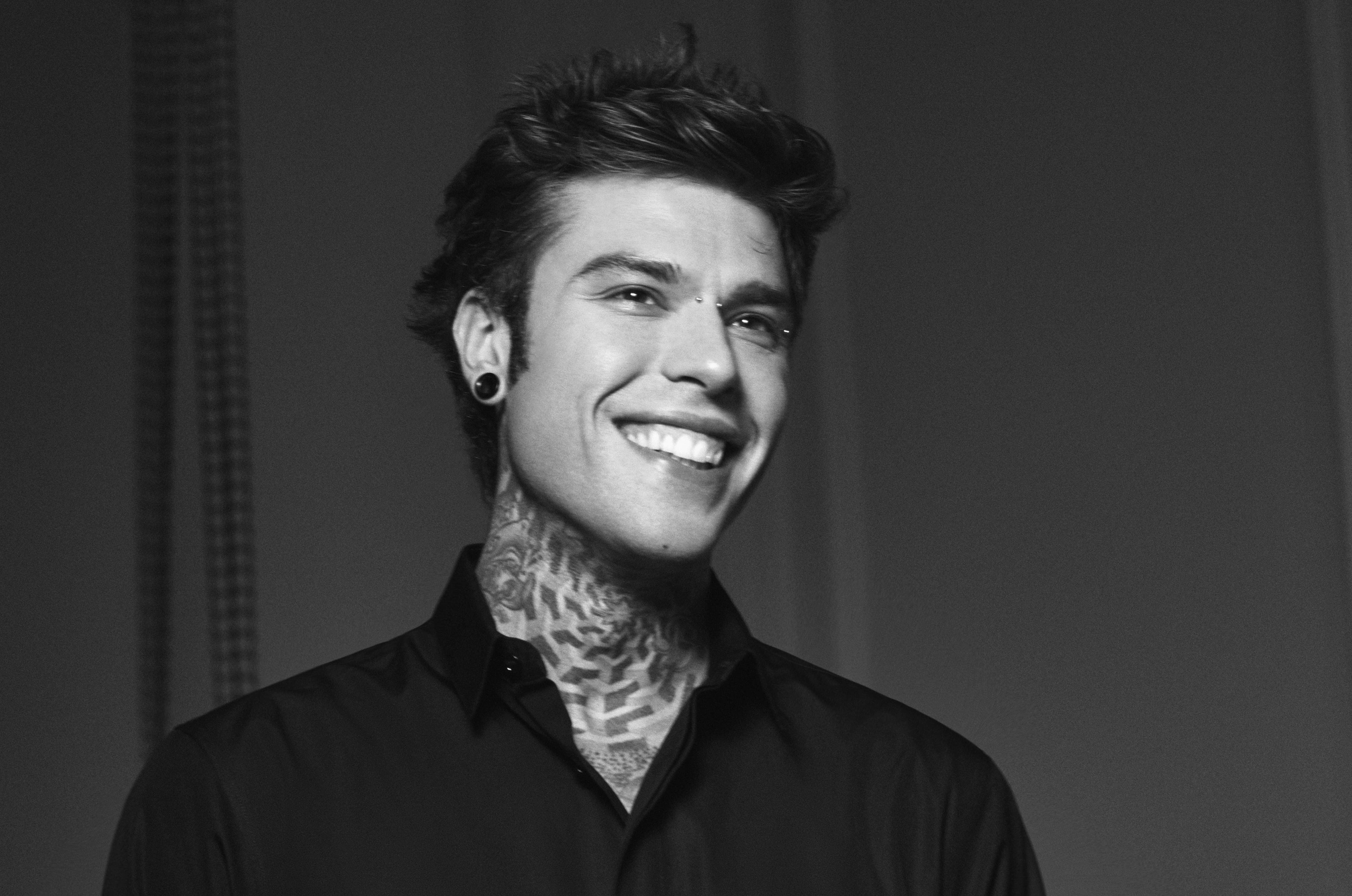 I Bimbi per strada di Fedez che annuncia il ritorno ufficiale alla musica