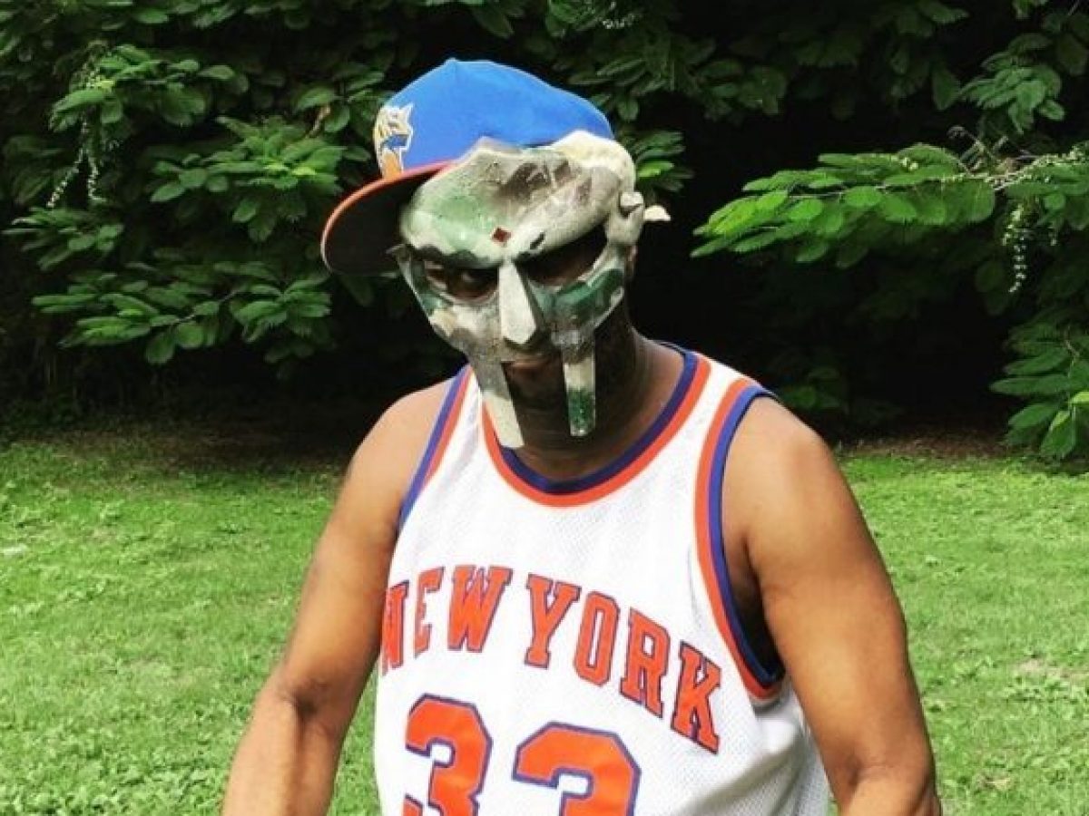 È morto Daniel Dumile, in arte MF Doom: il rapper aveva 49 anni, lo ...