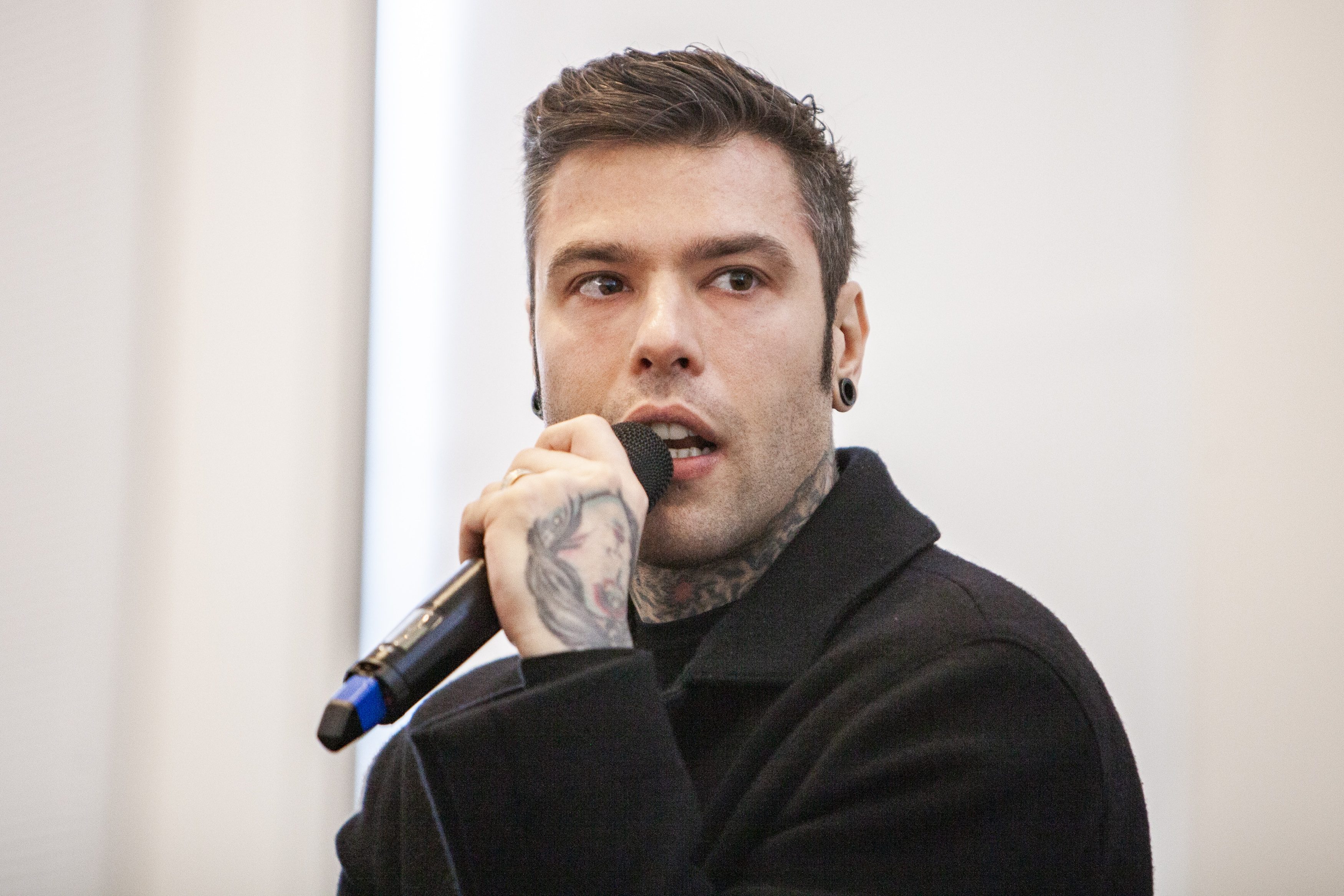 Fedez parla del tumore: Sono stato fortunato, non ho dovuto fare chemio