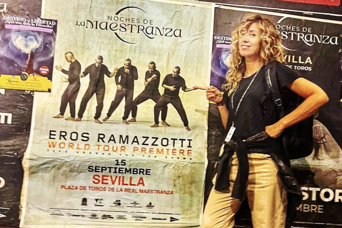 Monica Hill protagonista sul palco di Eros Ramazzotti: l'ex Amici ...
