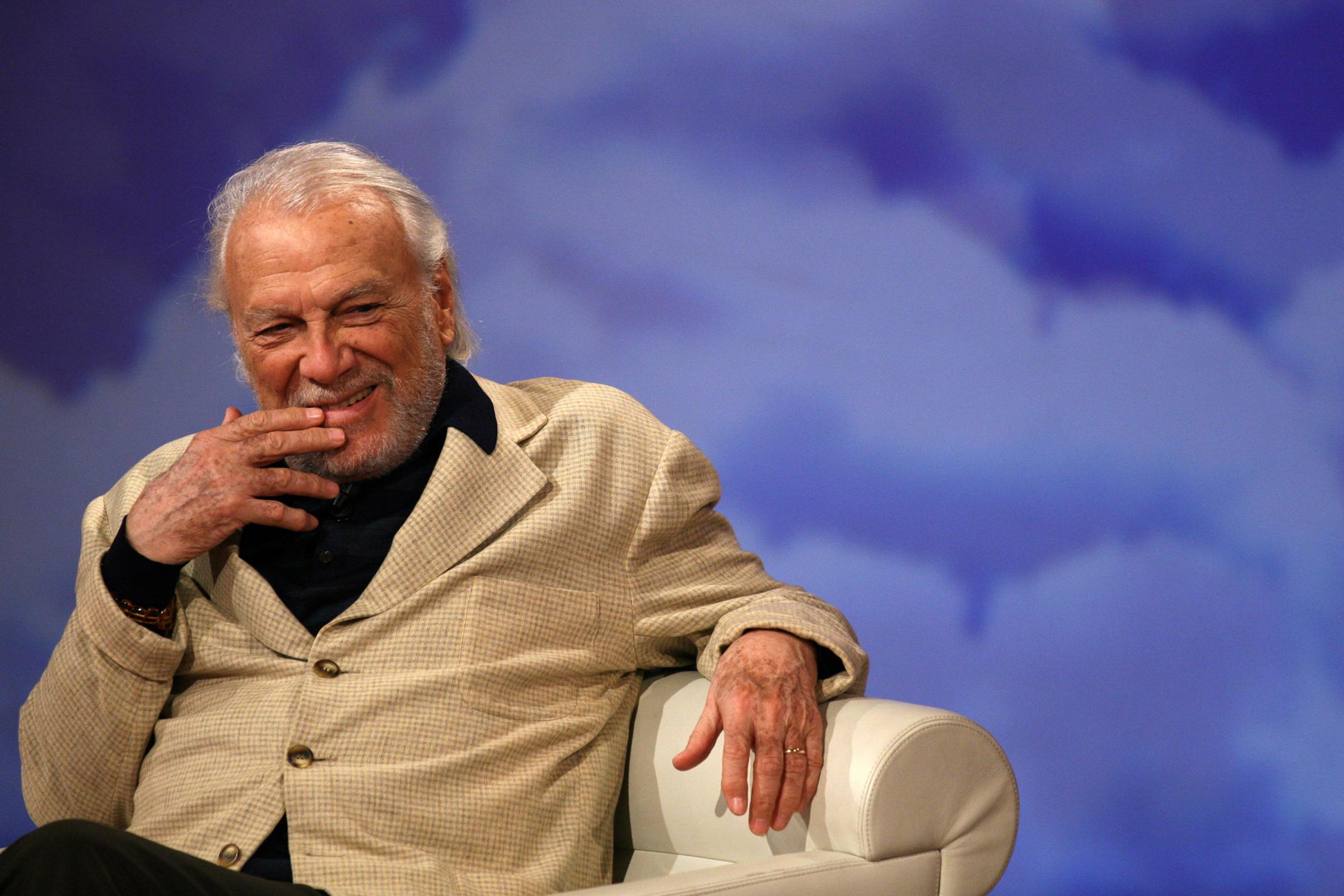 La Rai ricorda Giorgio Albertazzi e modifica la sua programmazione tv