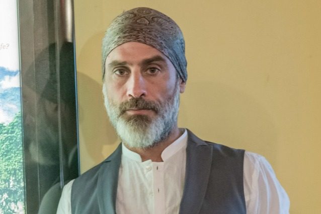 Degan non condurrà 'Surviving Raz', Mediaset: Avevamo visioni ...