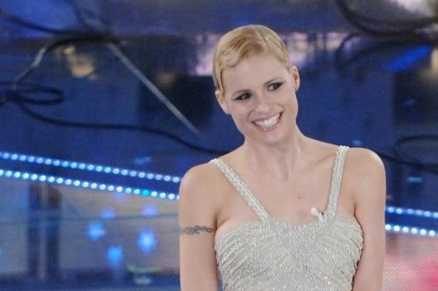 Intimo "Roberta": lo spot con Michelle Hunziker