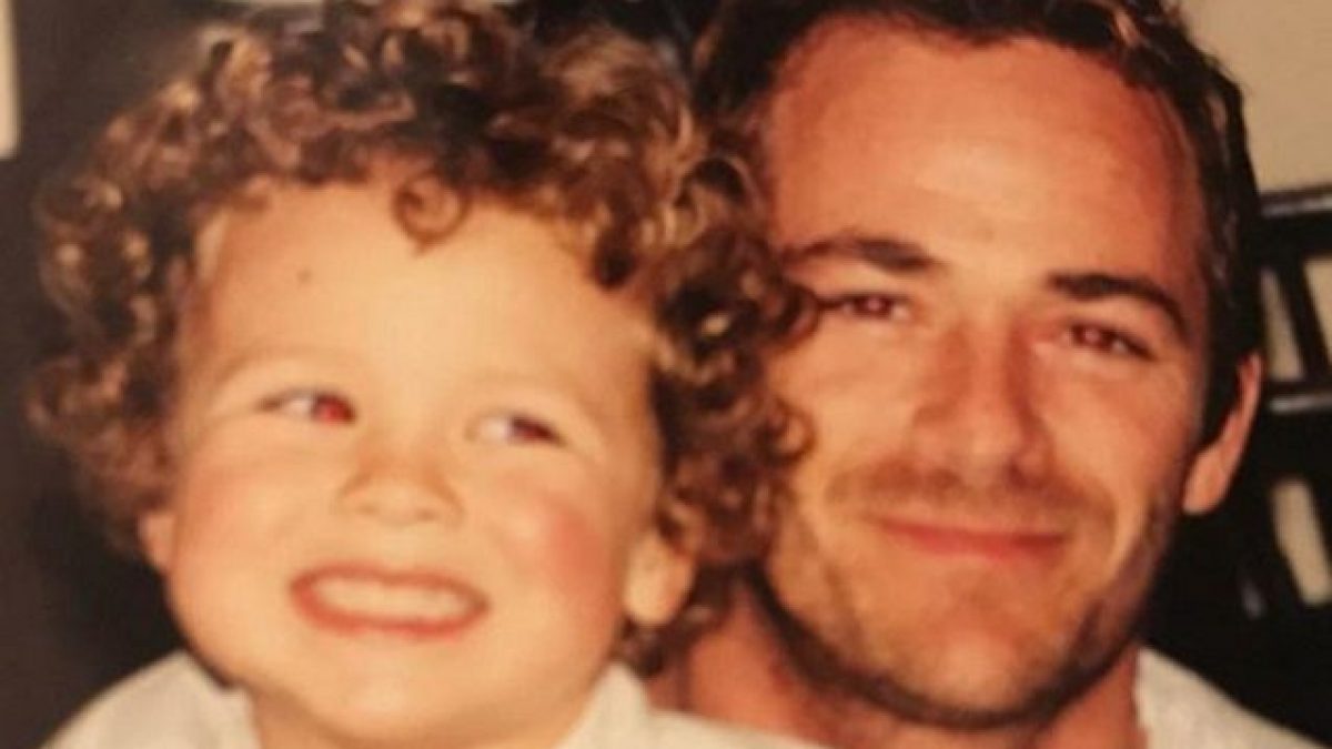 L'addio a Luke Perry del figlio Jack: Ho imparato tanto da te, ti ...
