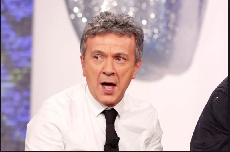 Pupo bloccato a New York per un atterraggio d'emergenza, a rischio il ...